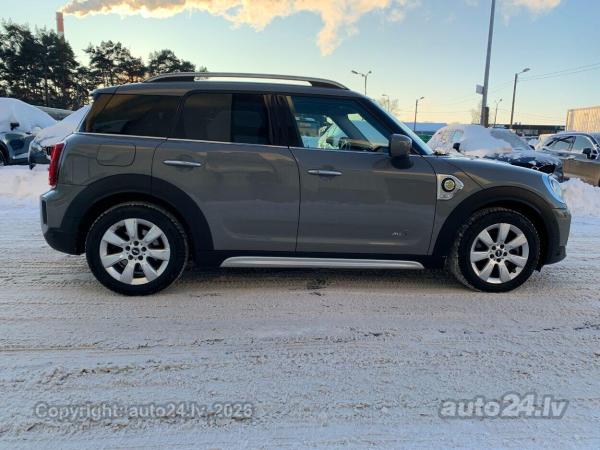 Grey MINI Countryman 2020 in Tallinn, with an engine capacity of 1.50 L and mileage of 165 thousand km for 19500 €, photo 5 on AUTOMOTO.COM.LV
