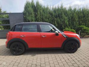 Red MINI Countryman 2012 in Kaunas, with an engine capacity of 1.60 L and mileage of 225 thousand km for 6300 €, photo 3 on AUTOMOTO.COM.LV