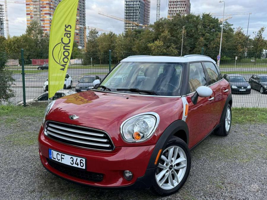 Red MINI Countryman 2013 in Vilnius, with an engine capacity of 1.60 L and mileage of 187 thousand km for 5700 €, photo 2 on AUTOMOTO.COM.LV