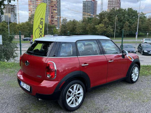 Red MINI Countryman 2013 in Vilnius, with an engine capacity of 1.60 L and mileage of 187 thousand km for 5700 €, photo 5 on AUTOMOTO.COM.LV