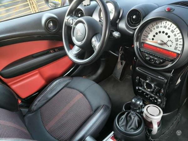 Red MINI Countryman 2013 in Vilnius, with an engine capacity of 2.00 L and mileage of 135 thousand km for 7200 €, photo 7 on AUTOMOTO.COM.LV