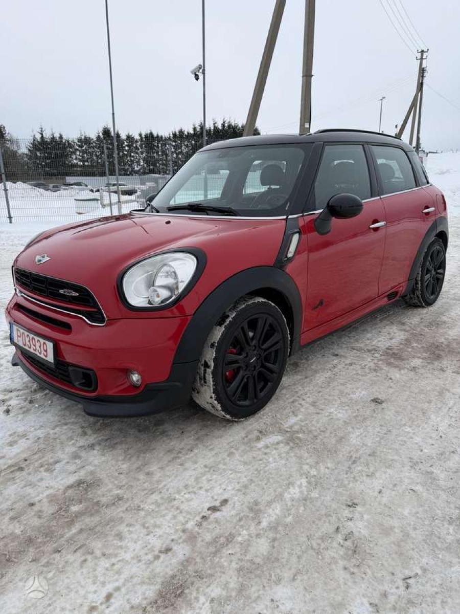 Red MINI Countryman 2015 in Kaunas, with an engine capacity of 1.60 L and mileage of 112 thousand km for 7999 €, photo 1 on AUTOMOTO.COM.LV