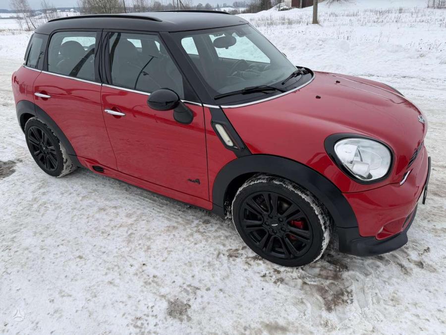 Red MINI Countryman 2015 in Kaunas, with an engine capacity of 1.60 L and mileage of 112 thousand km for 7999 €, photo 2 on AUTOMOTO.COM.LV