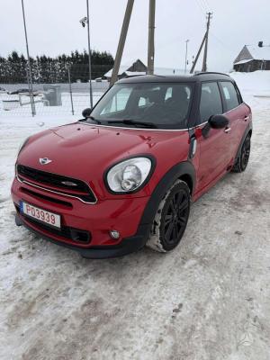 Red MINI Countryman 2015 in Kaunas, with an engine capacity of 1.60 L and mileage of 112 thousand km for 7999 €, photo 8 on AUTOMOTO.COM.LV