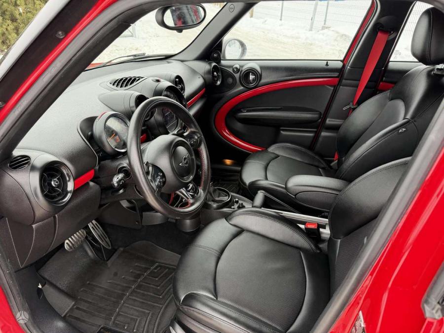 Red MINI Countryman 2015 in Kaunas, with an engine capacity of 1.60 L and mileage of 112 thousand km for 7999 €, photo 13 on AUTOMOTO.COM.LV