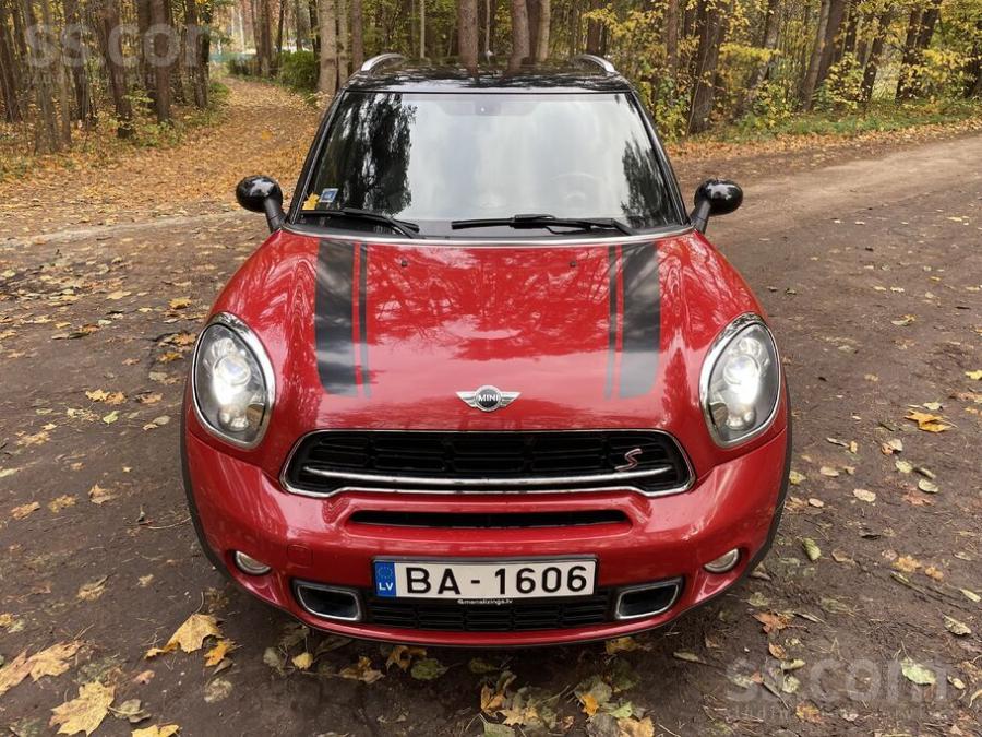 Red MINI Countryman 2016 in Riga, with an engine capacity of 2.00 L and mileage of 135 thousand km for 10500 €, photo 3 on AUTOMOTO.COM.LV