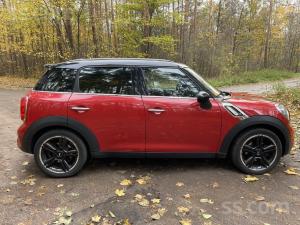 Red MINI Countryman 2016 in Riga, with an engine capacity of 2.00 L and mileage of 135 thousand km for 10500 €, photo 5 on AUTOMOTO.COM.LV