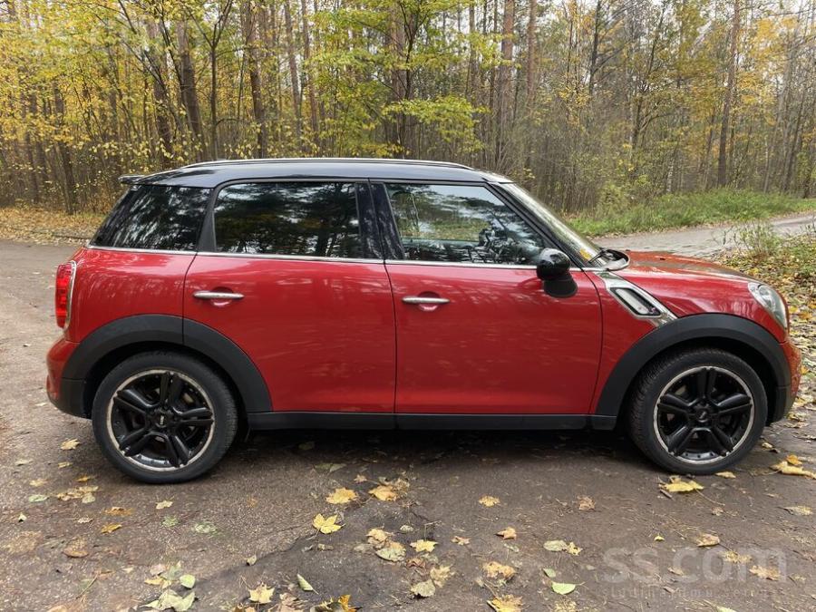 Red MINI Countryman 2016 in Riga, with an engine capacity of 2.00 L and mileage of 135 thousand km for 10500 €, photo 5 on AUTOMOTO.COM.LV