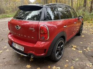 Red MINI Countryman 2016 in Riga, with an engine capacity of 2.00 L and mileage of 135 thousand km for 10500 €, photo 6 on AUTOMOTO.COM.LV
