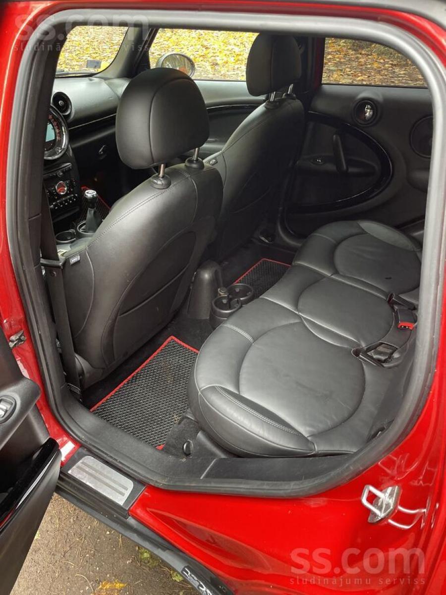 Red MINI Countryman 2016 in Riga, with an engine capacity of 2.00 L and mileage of 135 thousand km for 10500 €, photo 10 on AUTOMOTO.COM.LV