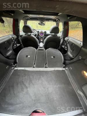 Red MINI Countryman 2016 in Riga, with an engine capacity of 2.00 L and mileage of 135 thousand km for 10500 €, photo 15 on AUTOMOTO.COM.LV