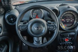 Red MINI Countryman 2016 in Riga, with an engine capacity of 2.00 L and mileage of 266 thousand km for 9650 €, photo 14 on AUTOMOTO.COM.LV