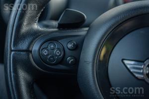 Red MINI Countryman 2016 in Riga, with an engine capacity of 2.00 L and mileage of 266 thousand km for 9650 €, photo 15 on AUTOMOTO.COM.LV