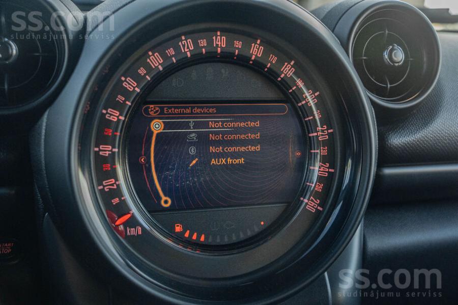 Red MINI Countryman 2016 in Riga, with an engine capacity of 2.00 L and mileage of 266 thousand km for 9650 €, photo 22 on AUTOMOTO.COM.LV