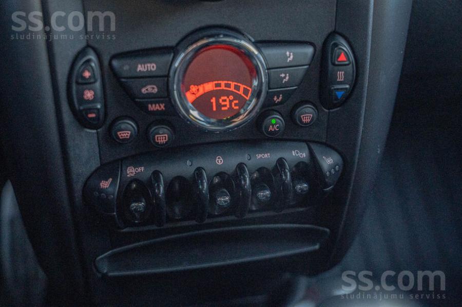 Red MINI Countryman 2016 in Riga, with an engine capacity of 2.00 L and mileage of 266 thousand km for 9650 €, photo 25 on AUTOMOTO.COM.LV