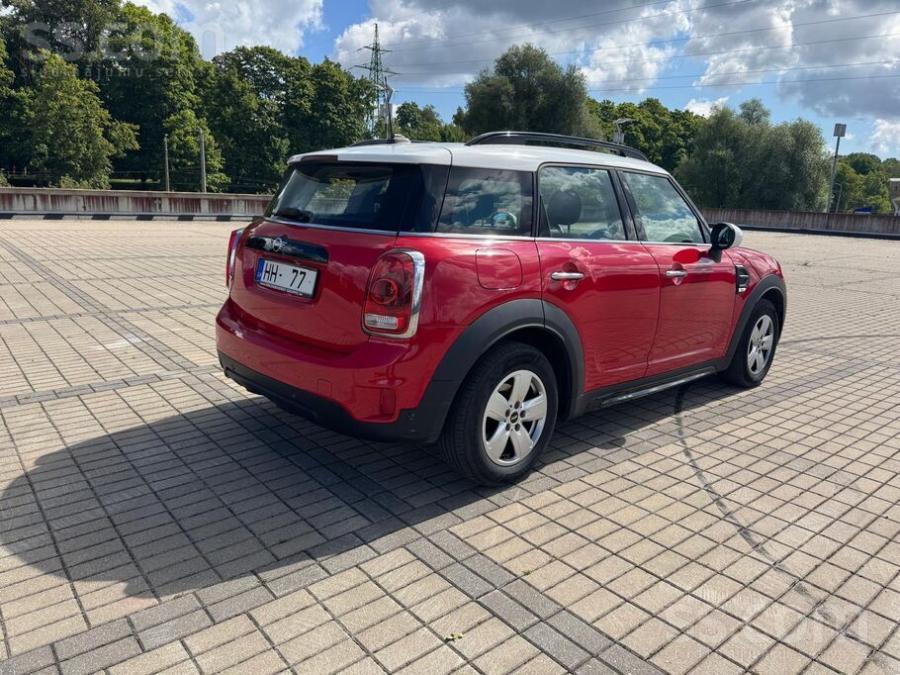 Red MINI Countryman 2018 in Riga, with an engine capacity of 2.00 L and mileage of 153 thousand km for 11500 €, photo 3 on AUTOMOTO.COM.LV