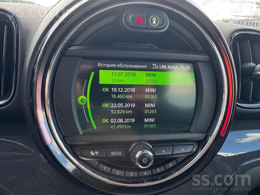 Red MINI Countryman 2018 in Riga, with an engine capacity of 2.00 L and mileage of 153 thousand km for 11500 €, photo 12 on AUTOMOTO.COM.LV