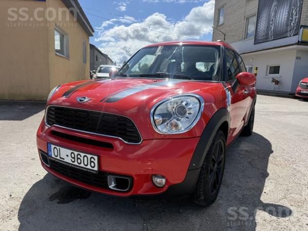 Red MINI Countryman 2010 in Talsi, with an engine capacity of 1.60 L and mileage of 202 thousand km for 5800 €, photo 3 on AUTOMOTO.COM.LV