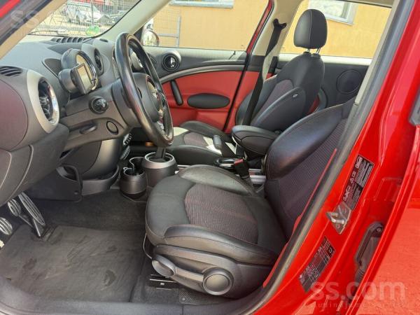 Red MINI Countryman 2010 in Talsi, with an engine capacity of 1.60 L and mileage of 202 thousand km for 5800 €, photo 6 on AUTOMOTO.COM.LV