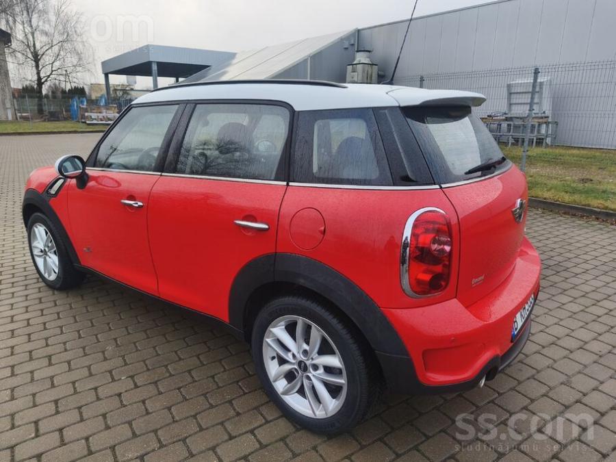 Red MINI Countryman 2012 in Cesis, with an engine capacity of 2.00 L and mileage of 237 thousand km for 6350 €, photo 3 on AUTOMOTO.COM.LV