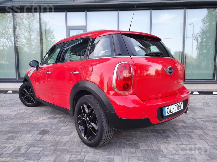 Red MINI Countryman 2012 in Riga, with an engine capacity of 1.60 L and mileage of 217 thousand km for 4650 €, photo 4 on AUTOMOTO.COM.LV