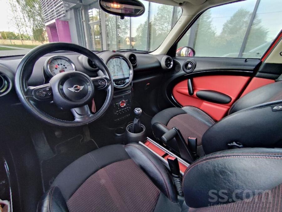 Red MINI Countryman 2012 in Riga, with an engine capacity of 1.60 L and mileage of 217 thousand km for 4650 €, photo 13 on AUTOMOTO.COM.LV