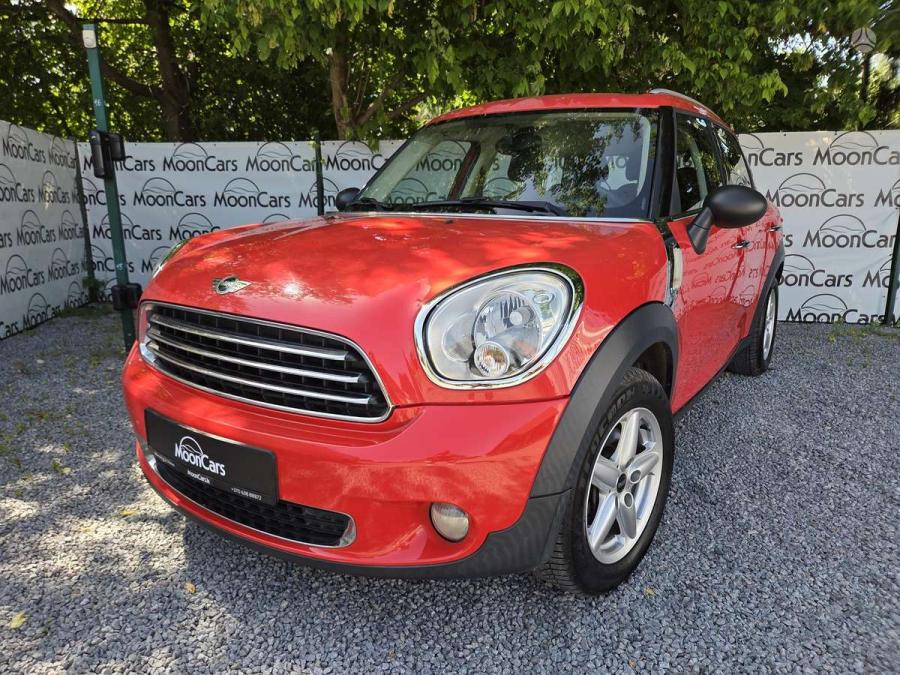 Red MINI Countryman 2012 in Vilnius, with an engine capacity of 1.60 L and mileage of 107 thousand km for 4200 €, photo 3 on AUTOMOTO.COM.LV