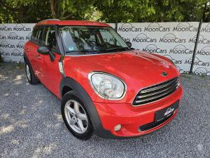 Red MINI Countryman 2012 in Vilnius, with an engine capacity of 1.60 L and mileage of 107 thousand km for 4200 €, photo 5 on AUTOMOTO.COM.LV