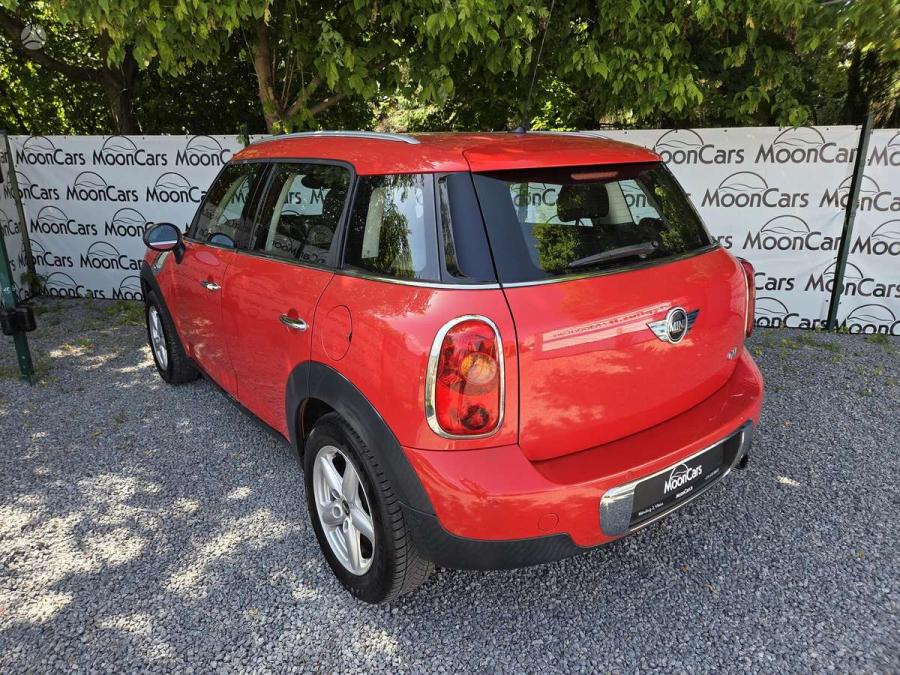 Red MINI Countryman 2012 in Vilnius, with an engine capacity of 1.60 L and mileage of 107 thousand km for 4200 €, photo 8 on AUTOMOTO.COM.LV