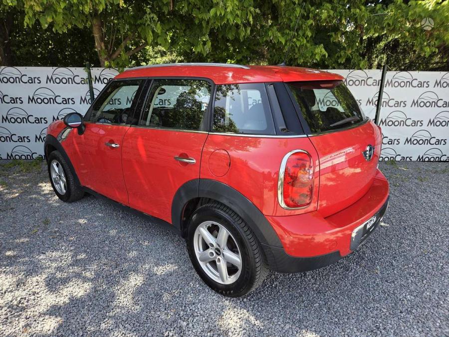 Red MINI Countryman 2012 in Vilnius, with an engine capacity of 1.60 L and mileage of 107 thousand km for 4200 €, photo 9 on AUTOMOTO.COM.LV
