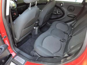 Red MINI Countryman 2012 in Vilnius, with an engine capacity of 1.60 L and mileage of 107 thousand km for 4200 €, photo 16 on AUTOMOTO.COM.LV