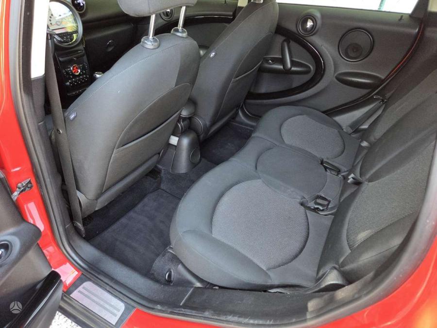 Red MINI Countryman 2012 in Vilnius, with an engine capacity of 1.60 L and mileage of 107 thousand km for 4200 €, photo 16 on AUTOMOTO.COM.LV