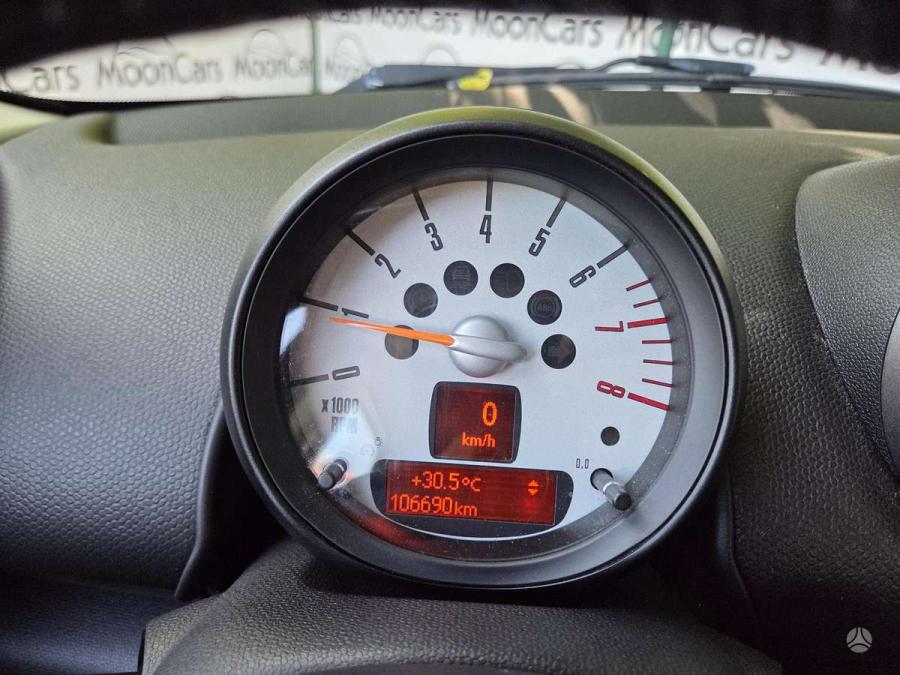 Red MINI Countryman 2012 in Vilnius, with an engine capacity of 1.60 L and mileage of 107 thousand km for 4200 €, photo 20 on AUTOMOTO.COM.LV