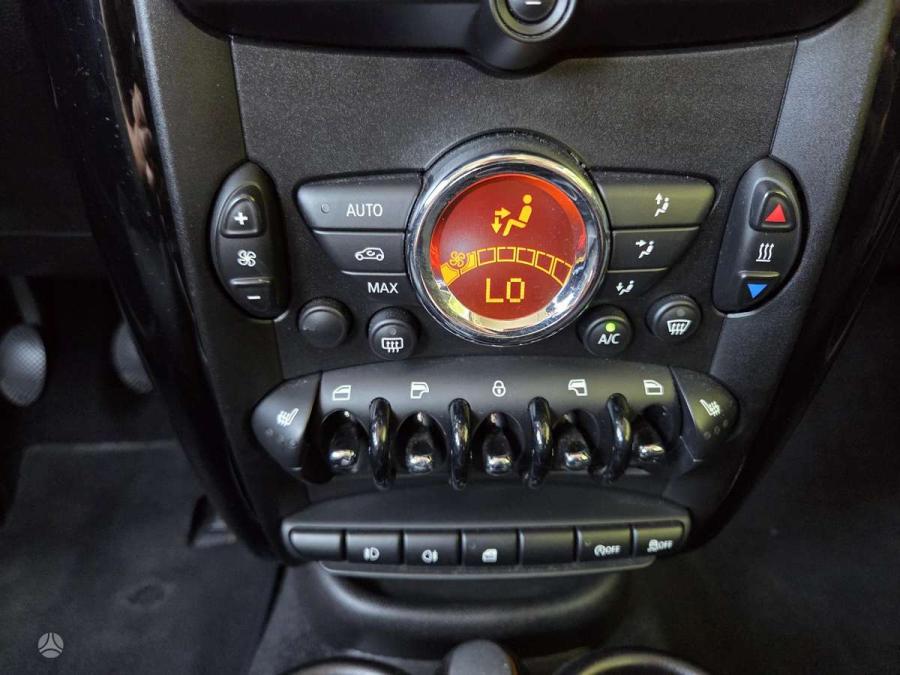 Red MINI Countryman 2012 in Vilnius, with an engine capacity of 1.60 L and mileage of 107 thousand km for 4200 €, photo 21 on AUTOMOTO.COM.LV