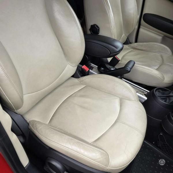 Red MINI Countryman 2013 in Vilnius, with an engine capacity of 1.60 L and mileage of 165 thousand km for 7500 €, photo 11 on AUTOMOTO.COM.LV