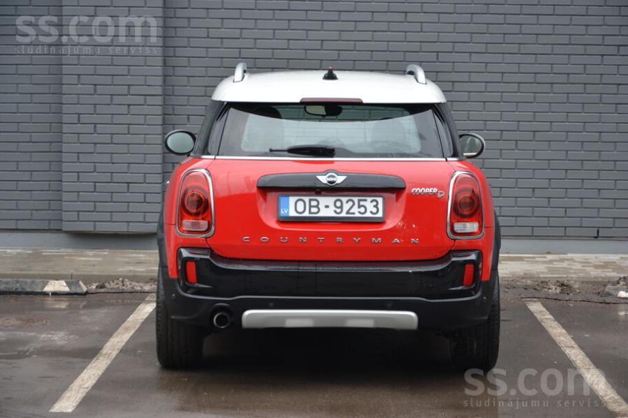 Red MINI Countryman 2018 in Riga, with an engine capacity of 2.00 L and mileage of 230 thousand km for 12500 €, photo 5 on AUTOMOTO.COM.LV