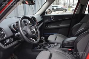Red MINI Countryman 2018 in Riga, with an engine capacity of 2.00 L and mileage of 230 thousand km for 12500 €, photo 7 on AUTOMOTO.COM.LV