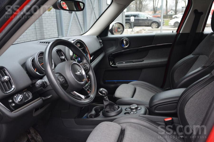 Red MINI Countryman 2018 in Riga, with an engine capacity of 2.00 L and mileage of 230 thousand km for 12500 €, photo 7 on AUTOMOTO.COM.LV