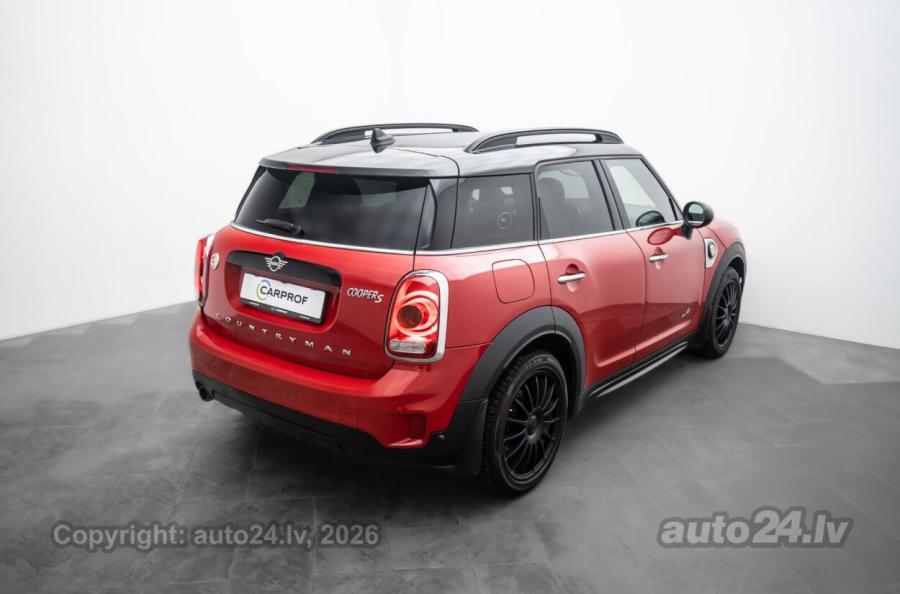 Red MINI Countryman 2018 in Tallinn, with an engine capacity of 1.50 L and mileage of 143 thousand km for 13999 €, photo 4 on AUTOMOTO.COM.LV