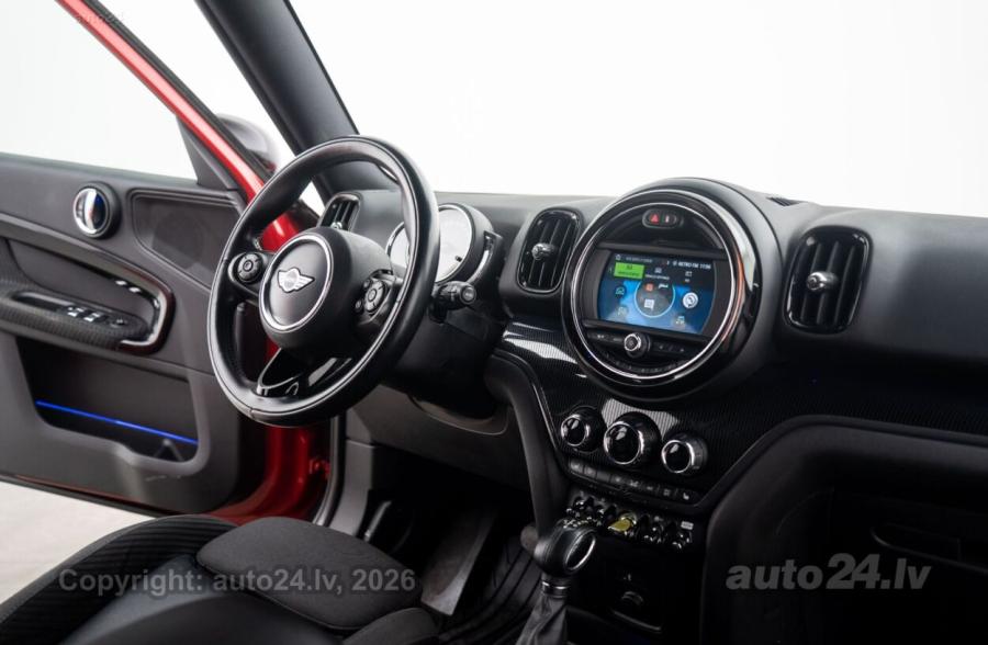 Red MINI Countryman 2018 in Tallinn, with an engine capacity of 1.50 L and mileage of 143 thousand km for 13999 €, photo 11 on AUTOMOTO.COM.LV
