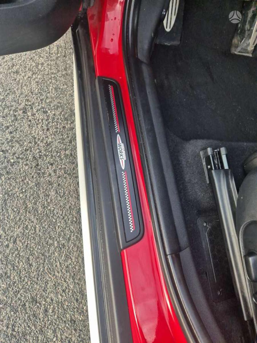 Red MINI Countryman 2018 in Vilnius, with an engine capacity of 2.00 L and mileage of 88 thousand km for 16500 €, photo 10 on AUTOMOTO.COM.LV