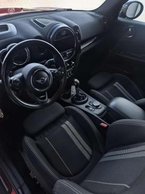 Red MINI Countryman 2018 in Vilnius, with an engine capacity of 2.00 L and mileage of 88 thousand km for 16500 €, photo 16 on AUTOMOTO.COM.LV