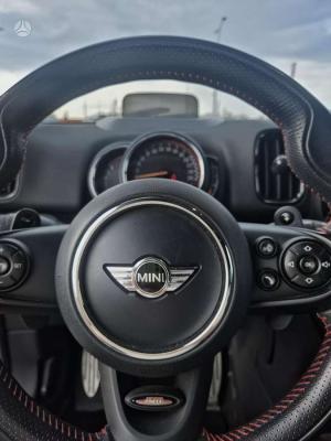 Red MINI Countryman 2018 in Vilnius, with an engine capacity of 2.00 L and mileage of 88 thousand km for 16500 €, photo 18 on AUTOMOTO.COM.LV