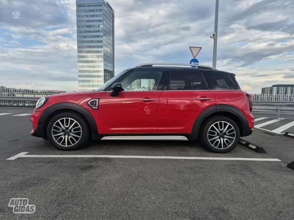 Red MINI Countryman 2018 in Vilnius, with an engine capacity of 2.00 L and mileage of 88 thousand km for 16500 €, photo 4 on AUTOMOTO.COM.LV