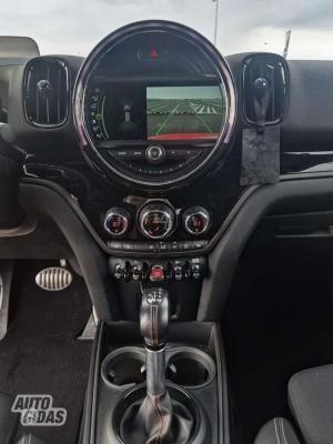 Sarkans MINI Countryman 2018 Viļņa, ar dzinēja tilpumu 2.00 L un nobraukumu 88 tūkst. km par 16500 €, foto 11 vietnē AUTOMOTO.COM.LV