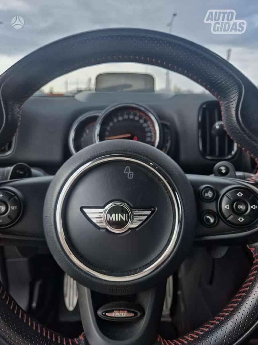 Sarkans MINI Countryman 2018 Viļņa, ar dzinēja tilpumu 2.00 L un nobraukumu 88 tūkst. km par 16500 €, foto 16 vietnē AUTOMOTO.COM.LV