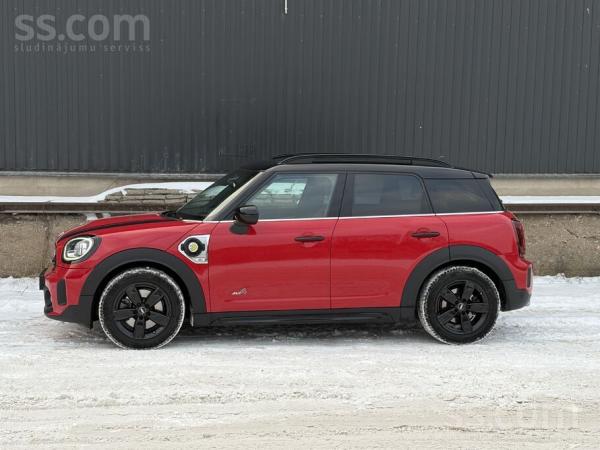 Red MINI Countryman 2021 in Riga, with an engine capacity of 1.50 L and mileage of 63 thousand km for 27900 €, photo 2 on AUTOMOTO.COM.LV
