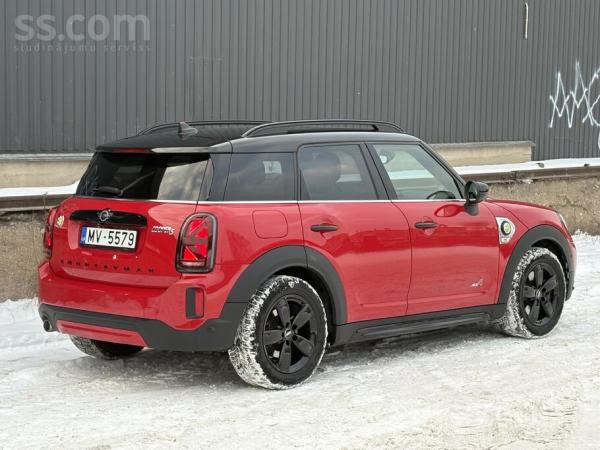 Red MINI Countryman 2021 in Riga, with an engine capacity of 1.50 L and mileage of 63 thousand km for 27900 €, photo 3 on AUTOMOTO.COM.LV