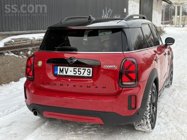 Red MINI Countryman 2021 in Riga, with an engine capacity of 1.50 L and mileage of 63 thousand km for 27900 €, photo 4 on AUTOMOTO.COM.LV
