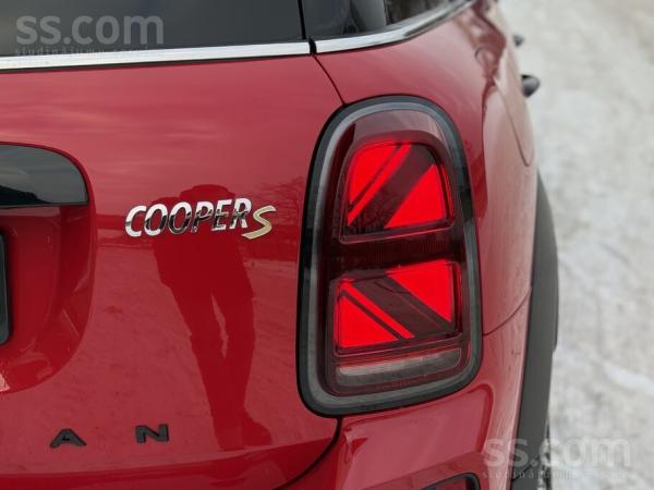 Red MINI Countryman 2021 in Riga, with an engine capacity of 1.50 L and mileage of 63 thousand km for 27900 €, photo 8 on AUTOMOTO.COM.LV